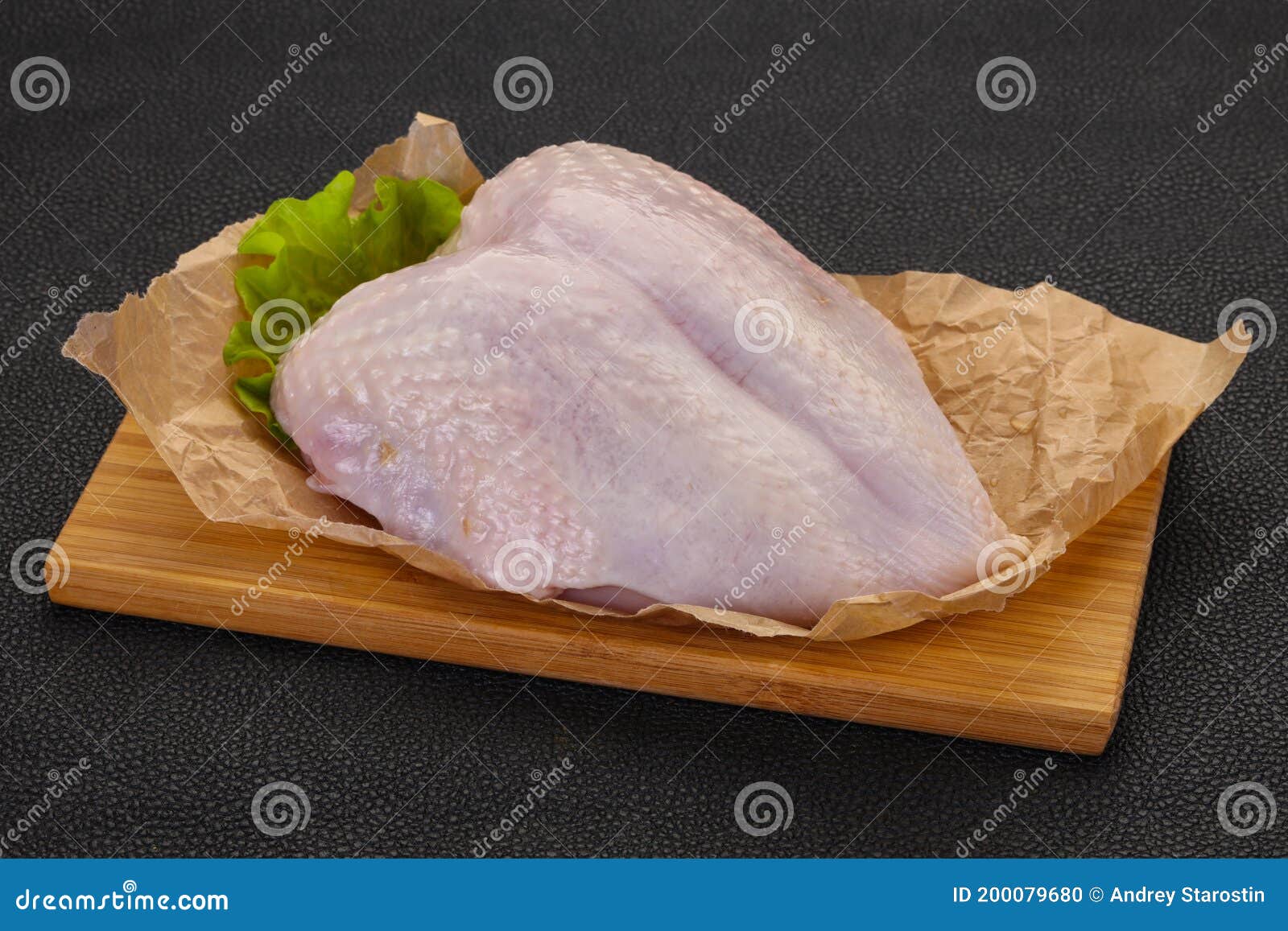 Pechuga de pollo cruda foto de archivo. Imagen de almuerzo - 200079680