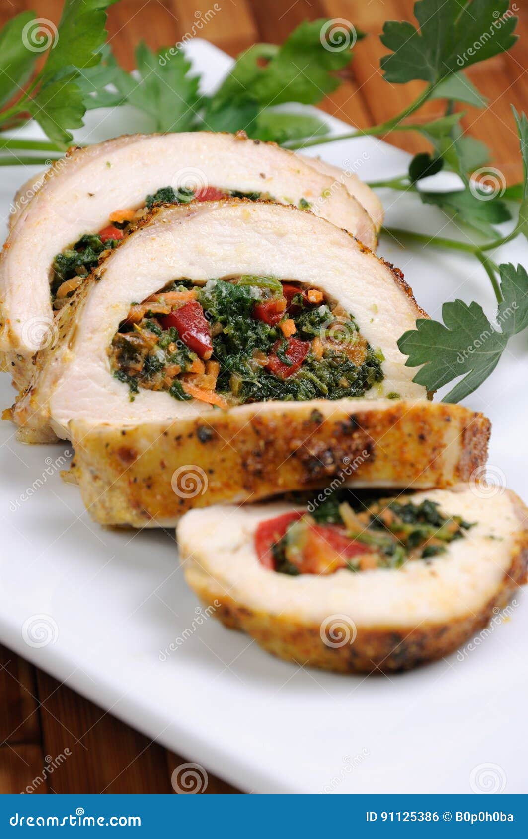 Pechuga De Pollo Rellena Con Las Verduras Foto de archivo - Imagen de ...