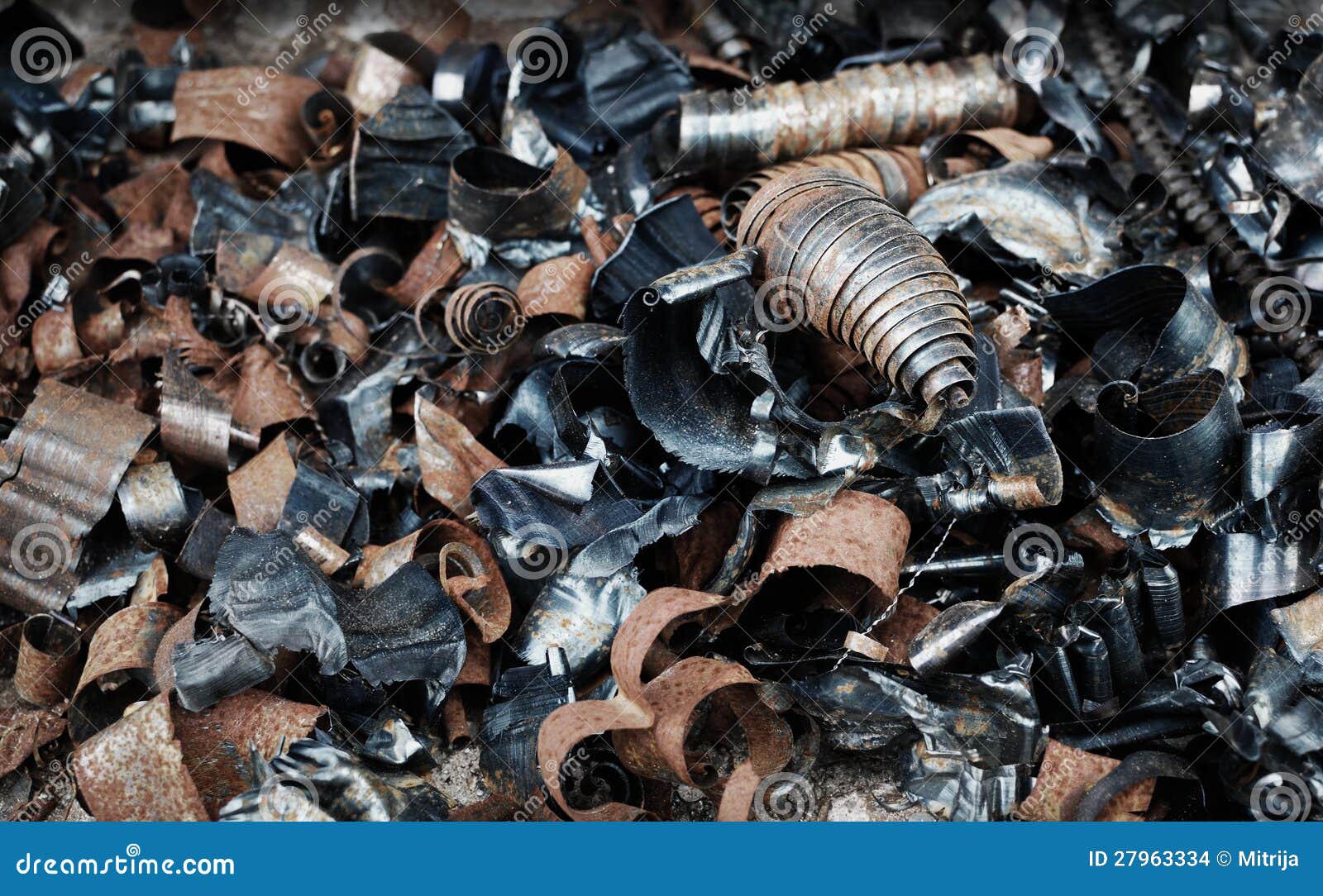 Pedazo de metal foto de archivo. Imagen de aluminio, reciclaje - 27963334