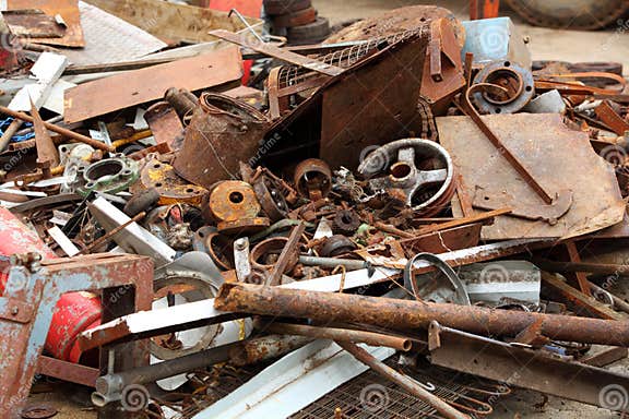 Pedazo de metal foto de archivo. Imagen de junkyard, extracto - 34920116