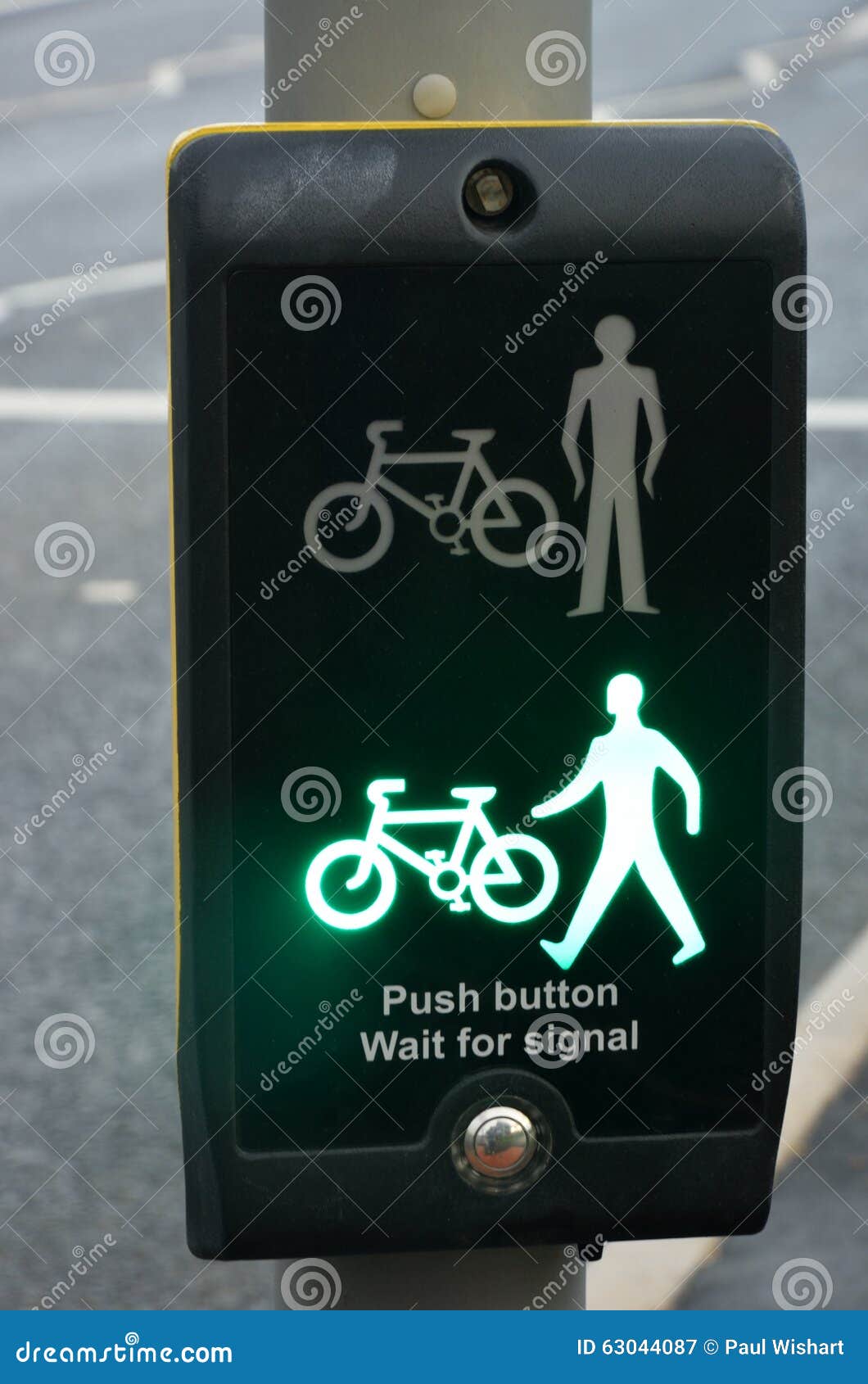 Pedestrian Control Signal at Green Stock Image - Image of equipment ...