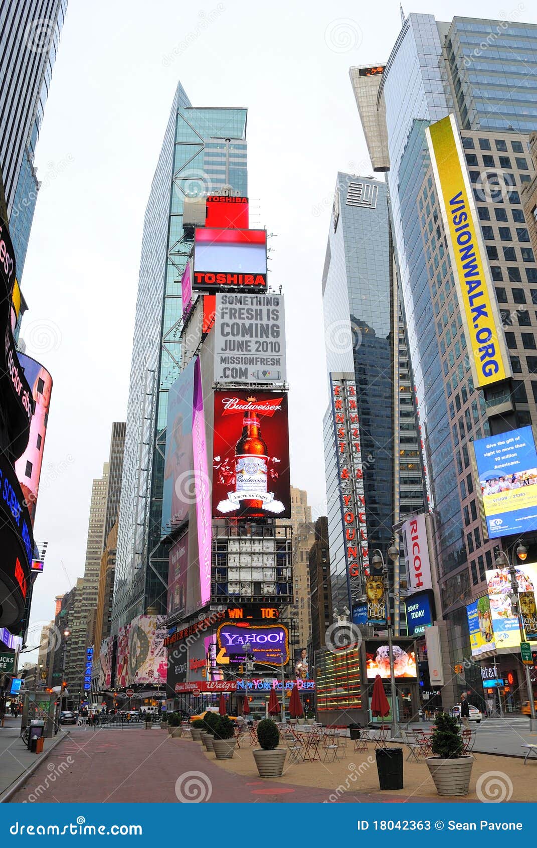 Pedestrian Mall in Times Square New York Editorial Stock Photo - Image ...