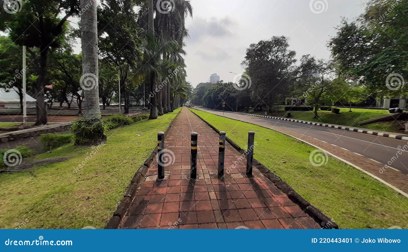 Pedestrian-only Roads and Parallel Highways Stock Image - Image of ...