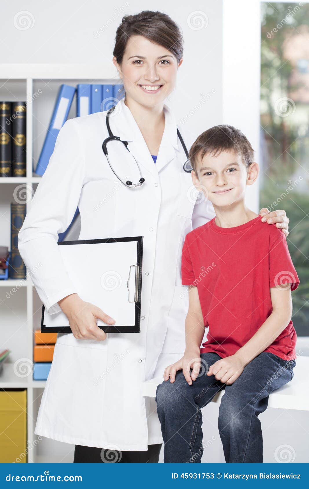 Pediatrician and Brave Patient Stock Image - Image of professional ...