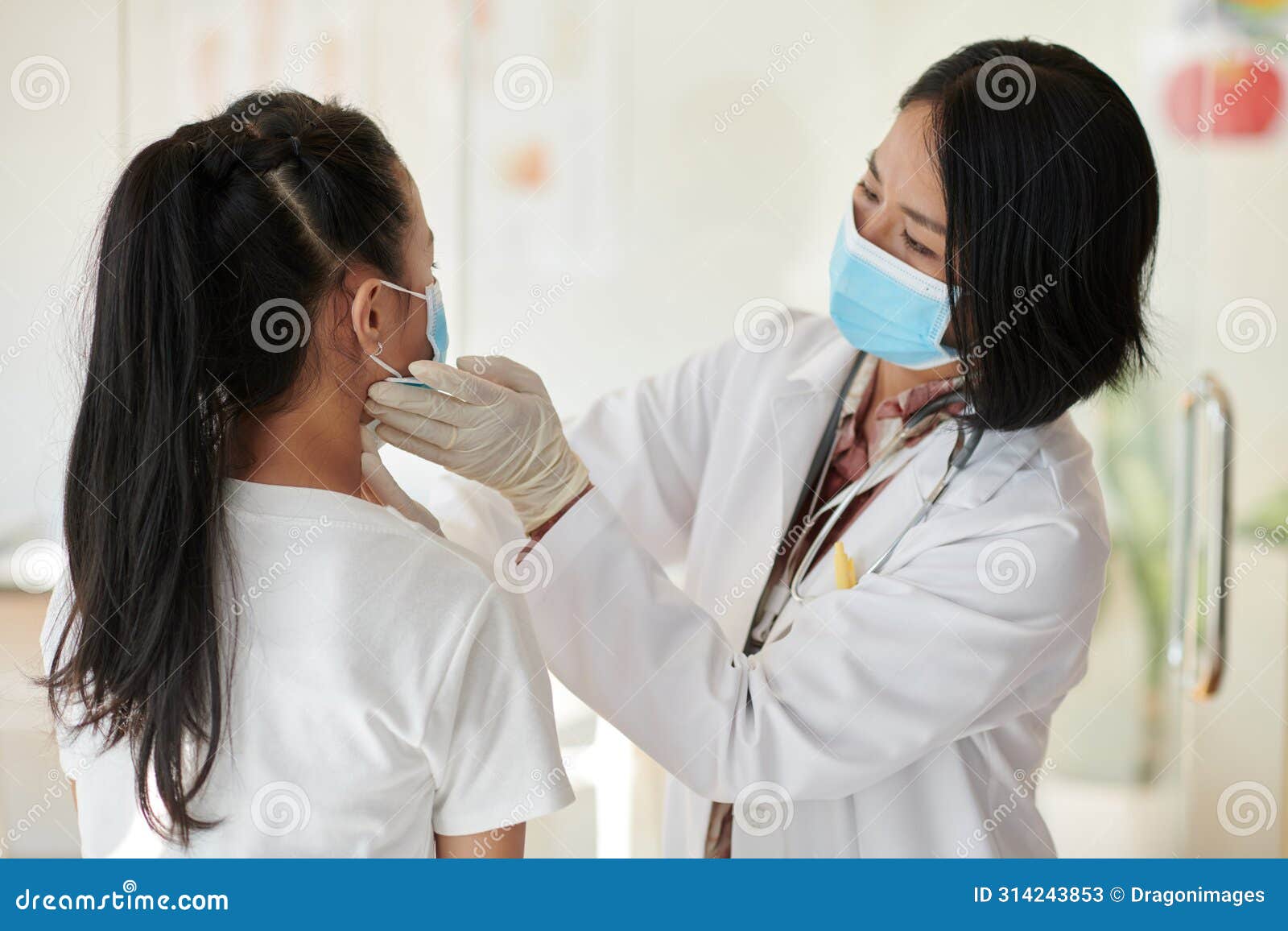 Pediatrician Palpating Lymph Nodes Stock Image - Image of illness, neck ... Pediatrician Palpating Lymph Nodes Stock Image - Image of illness, neck ...