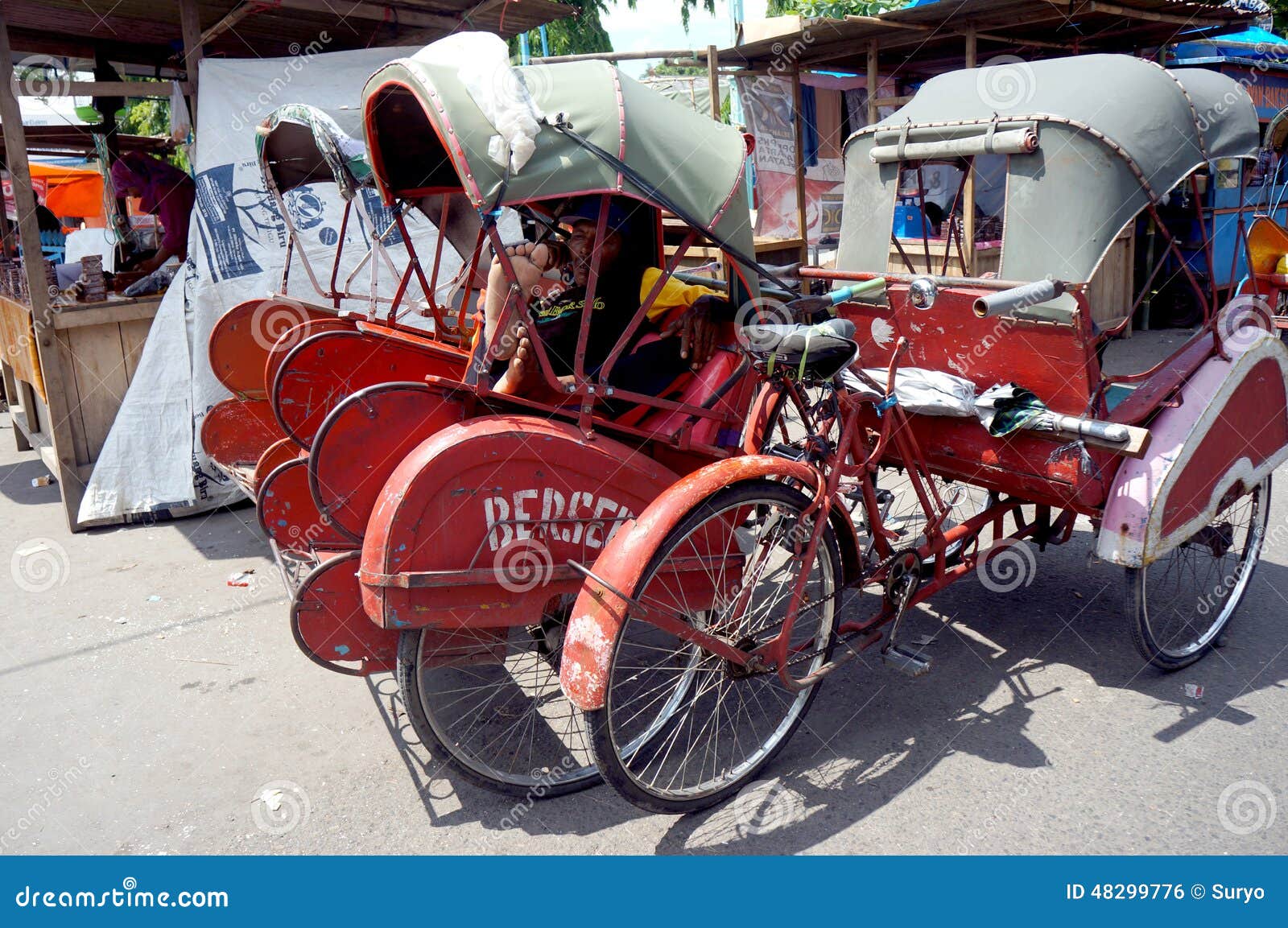 Pedicab editorial photo. Image of pedicab, transportation - 48299776