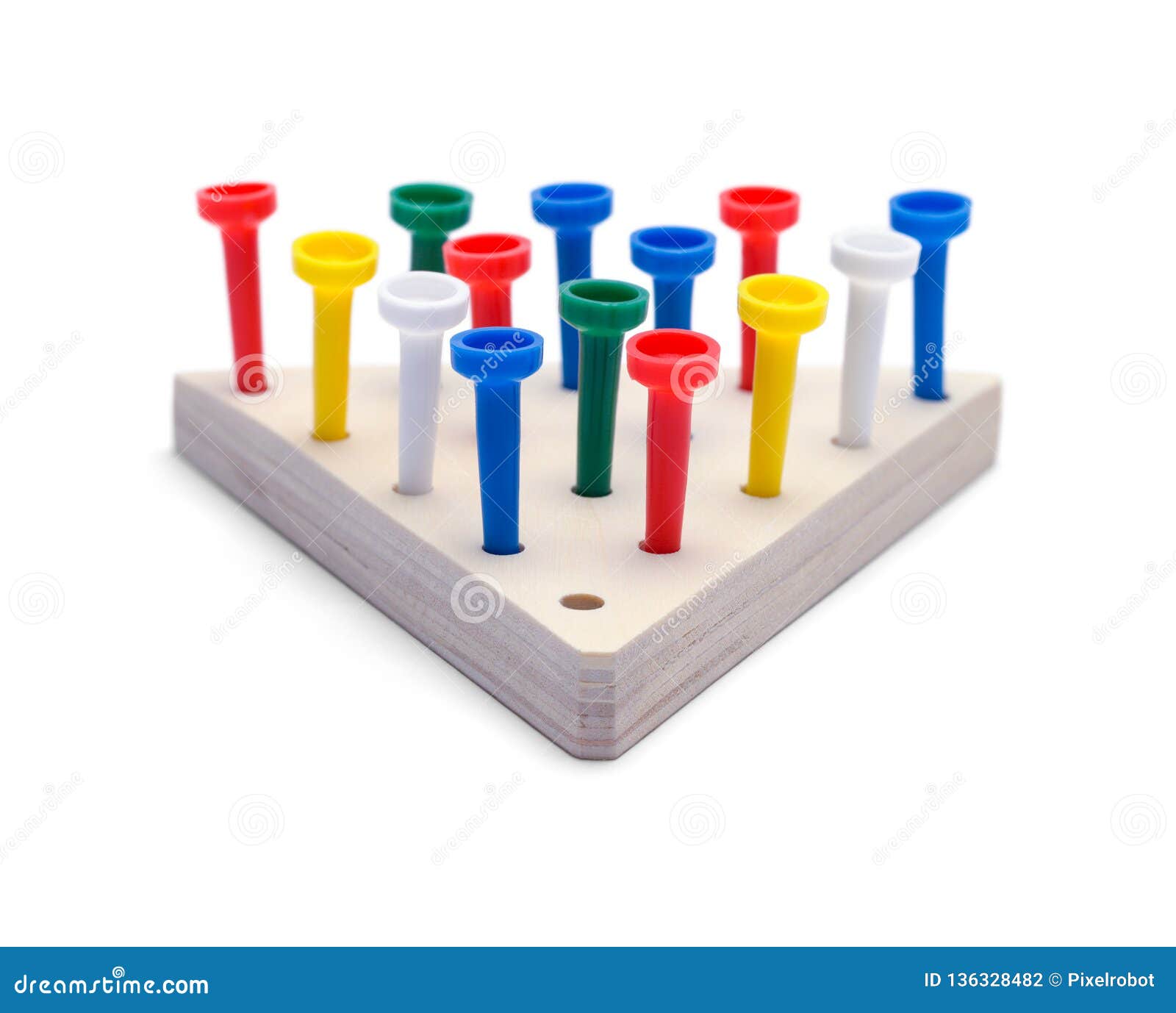 Peg Game fotografia stock. Immagine di gioco, triangolo - 136328482