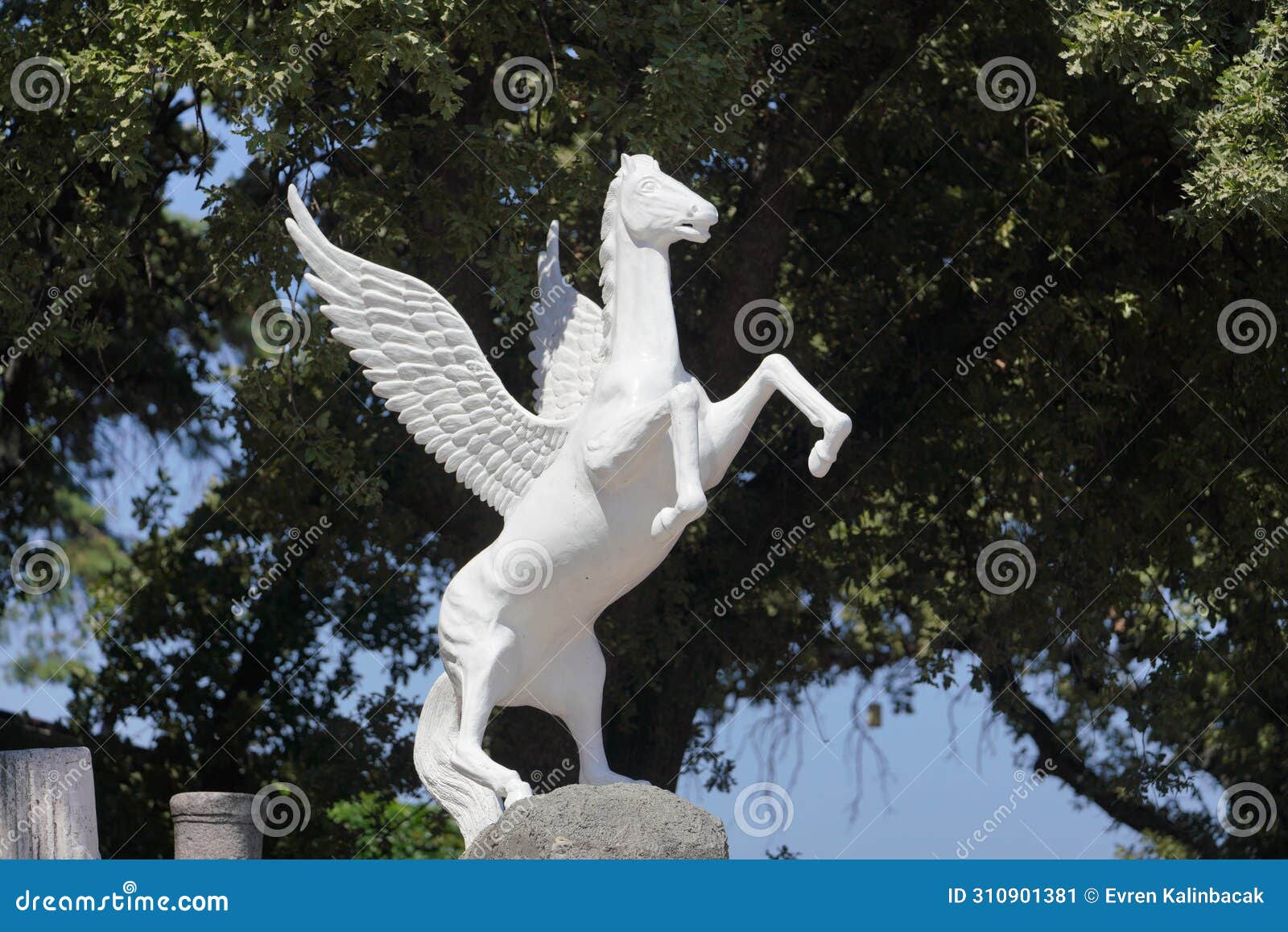 Pegasus Statue in Oren, Balikesir, Turkiye Editorial Photo - Image of ...