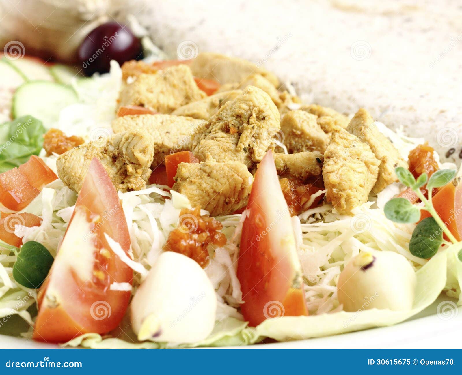 Peito de frango cortado imagem de stock. Imagem de fresco - 30615675