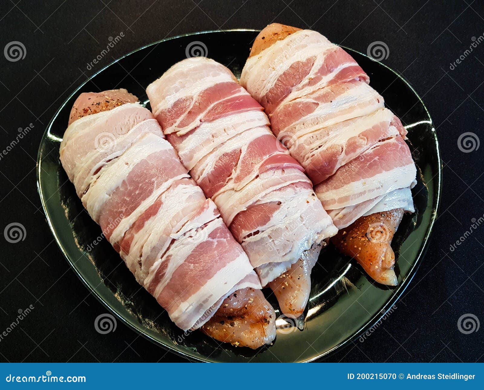 Peito de frango molhado foto de stock. Imagem de caseira - 200215070