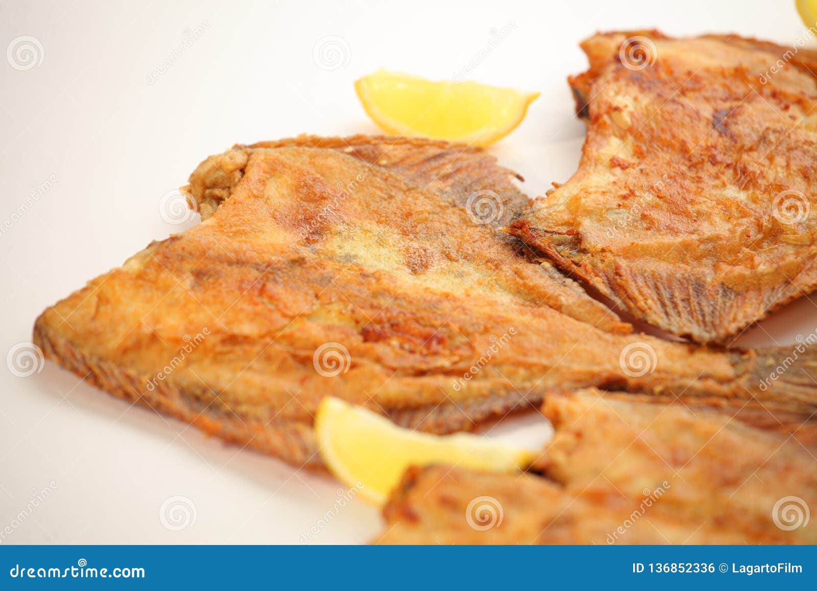 Peixe Heterossomo Do Solha Para O Jantar Foto de Stock - Imagem de ...