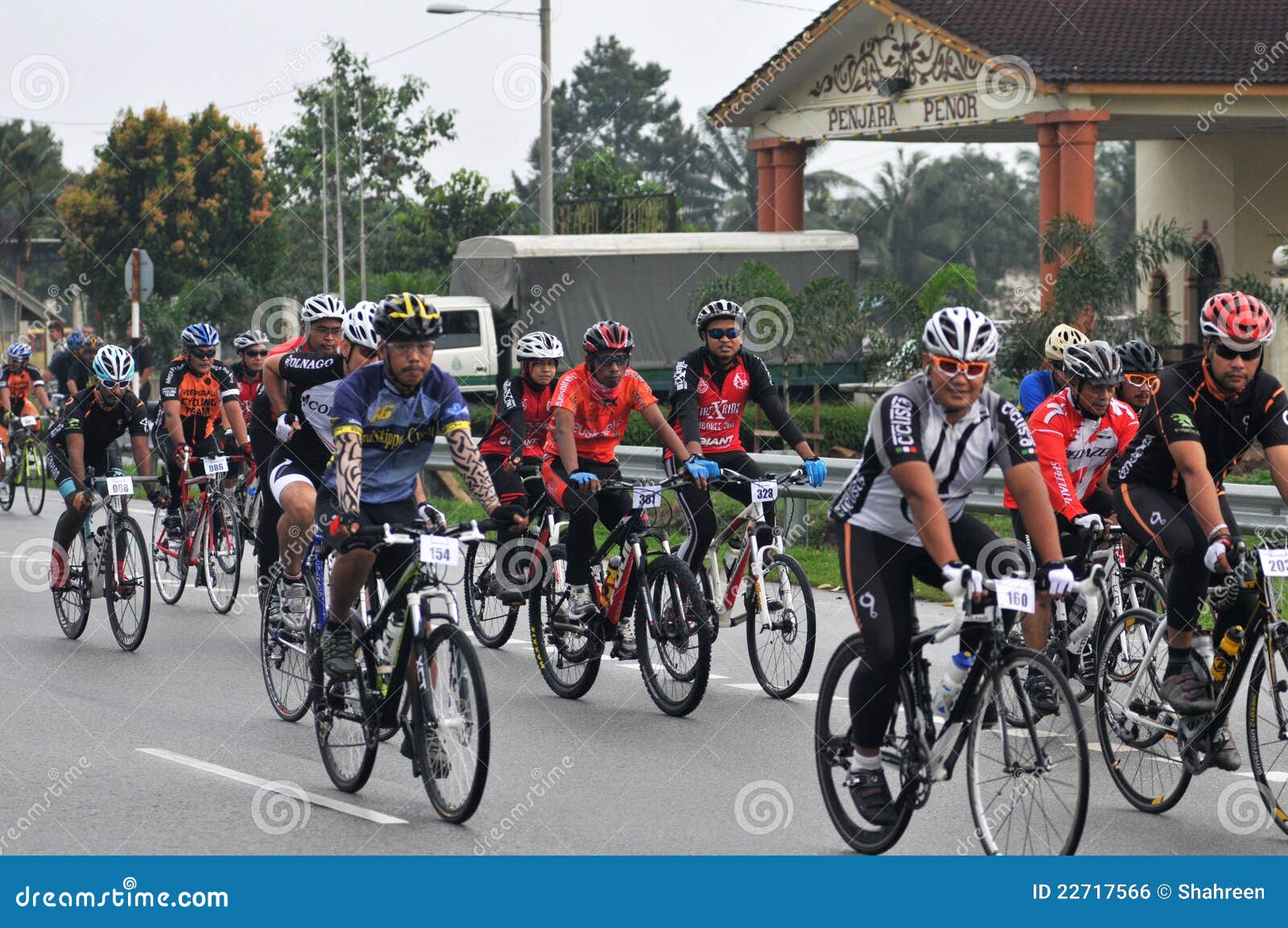 Pekan Royal Town Ride 2011 editorial photo. Image of outdoor - 22717566