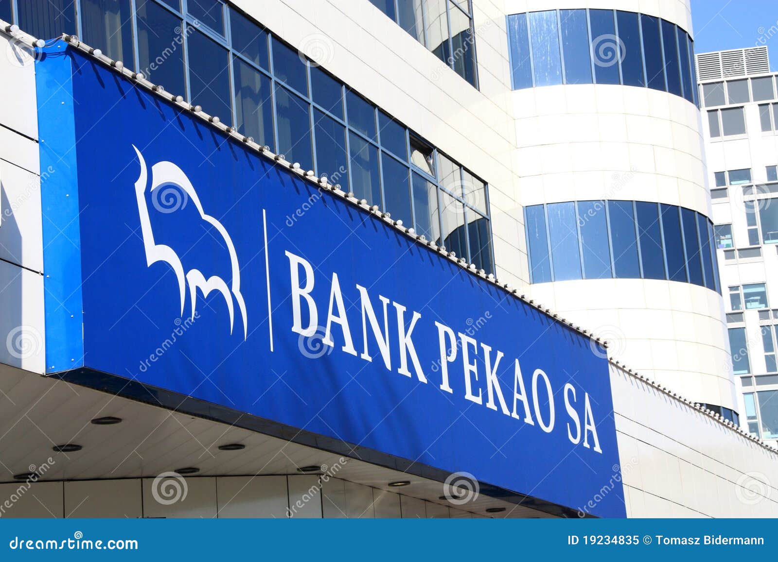 Pekao SA editorial image. Image of group, banking, corporation - 19234835