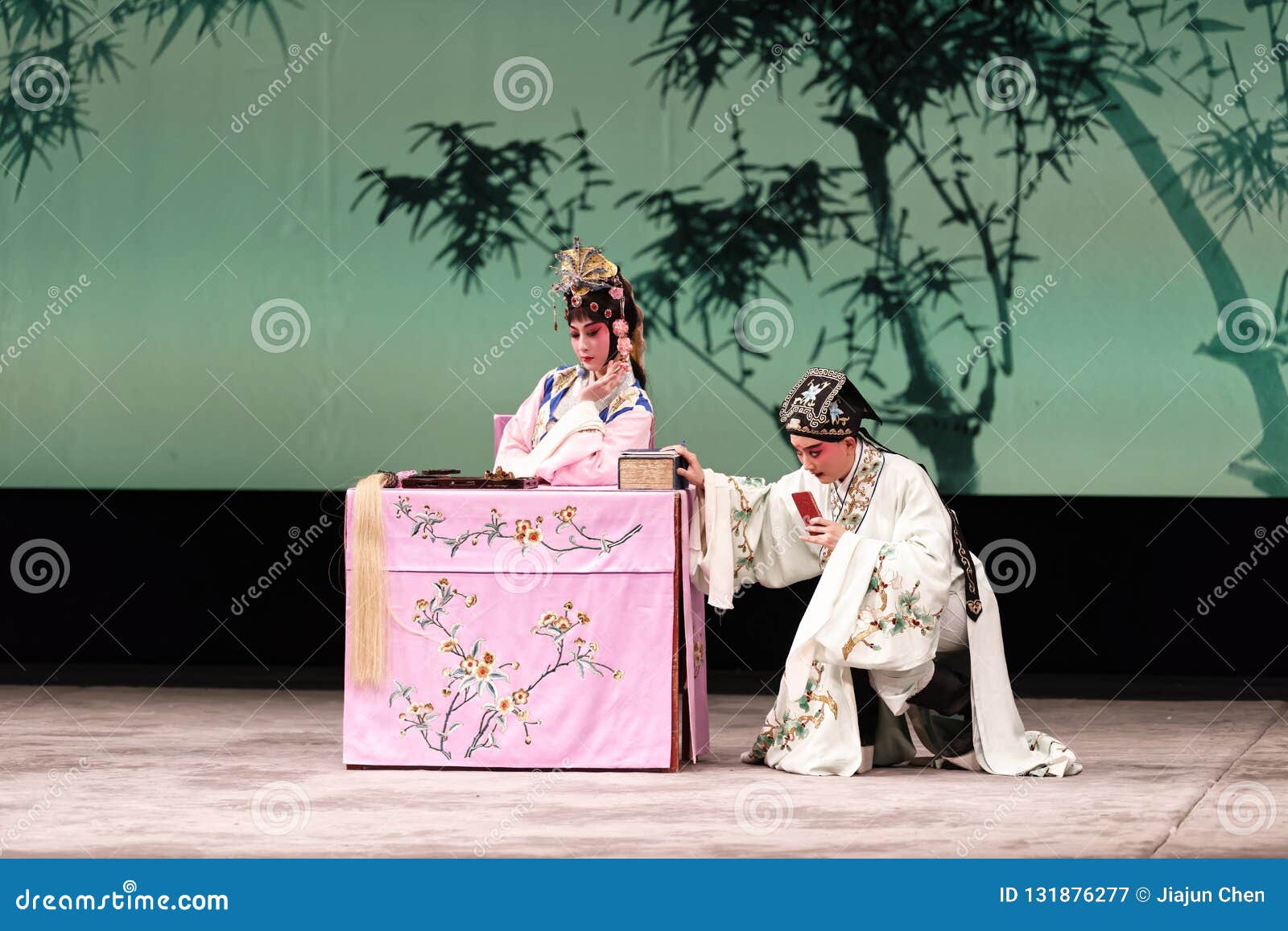 Peking Opera performance editorial photography. Image of drama - 131876277