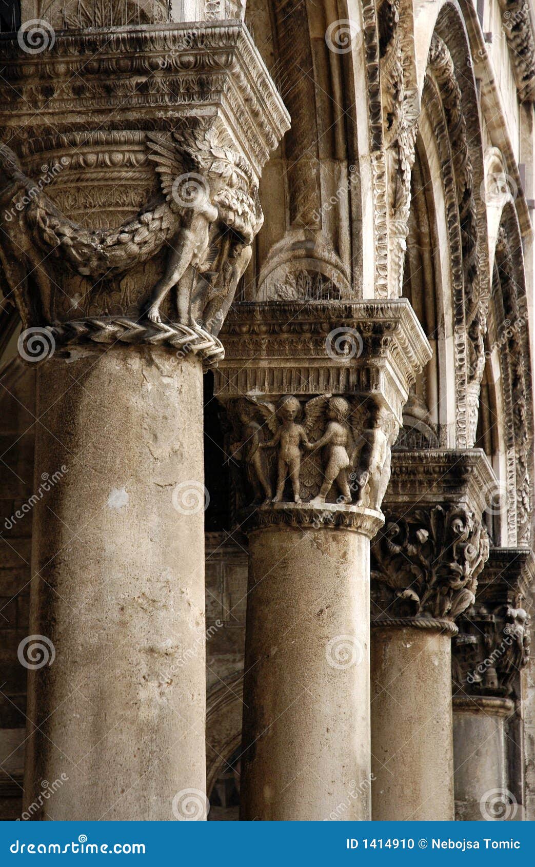 Pelare arkivfoto. Bild av gammalt, arkitektur, konst, bygger - 1414910