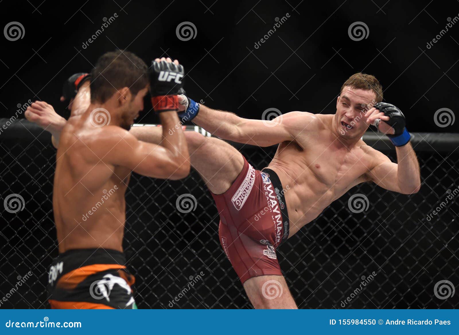 Pelea Ufc imagen editorial. Imagen de boxeo, hombre - 155984550