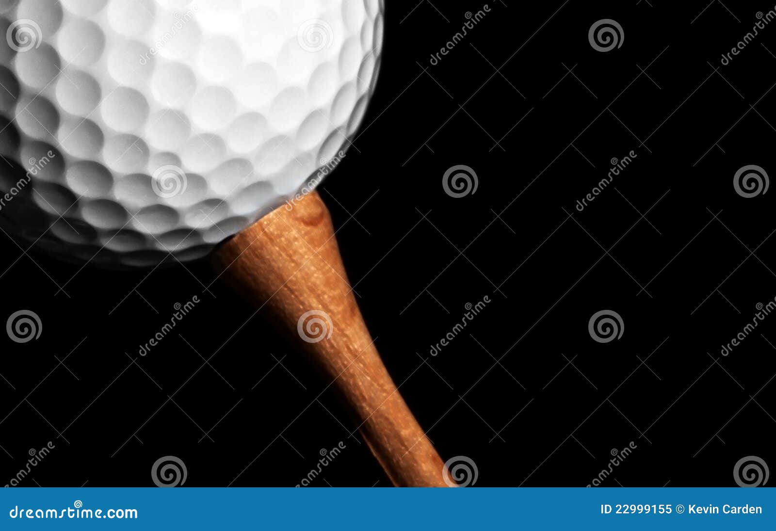 Pelota de golf en te imagen de archivo. Imagen de ocio - 22999155