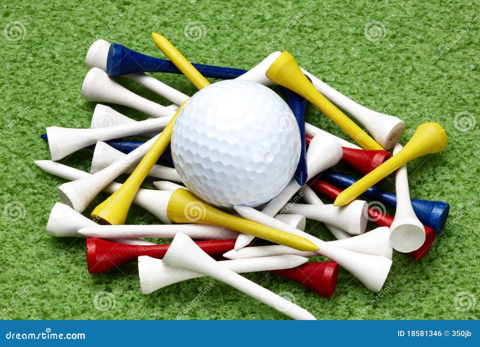 Pelota De Golf Y Tes Coloridas Foto de archivo - Imagen de hierba ...