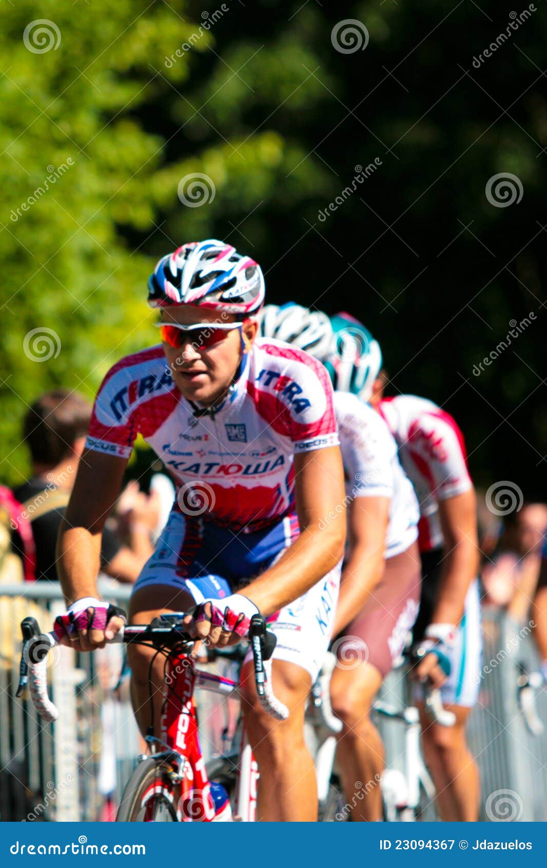 The Peloton racing editorial photography. Image of bicycling - 23094367