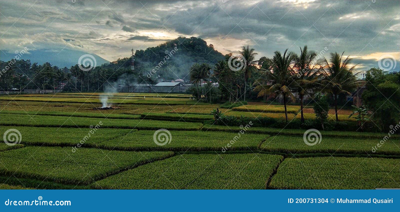 Pemandangan Alam Yang Menakjubkan Stock Photography | CartoonDealer.com ... Pemandangan Alam Yang Menakjubkan Stock Photography | CartoonDealer.com ...