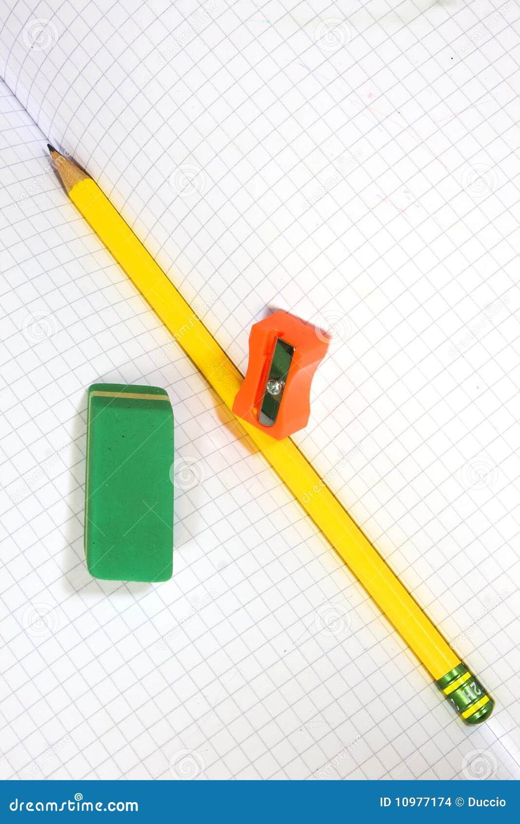 Pen en potlood stock foto. Image of geel, kantoorbehoeften - 10977174