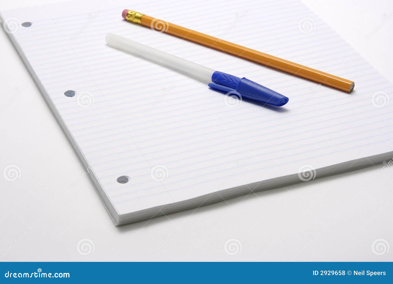 Pen En Potlood Op Gevoerd Document Stock Foto - Image of druk, gevoerd ...