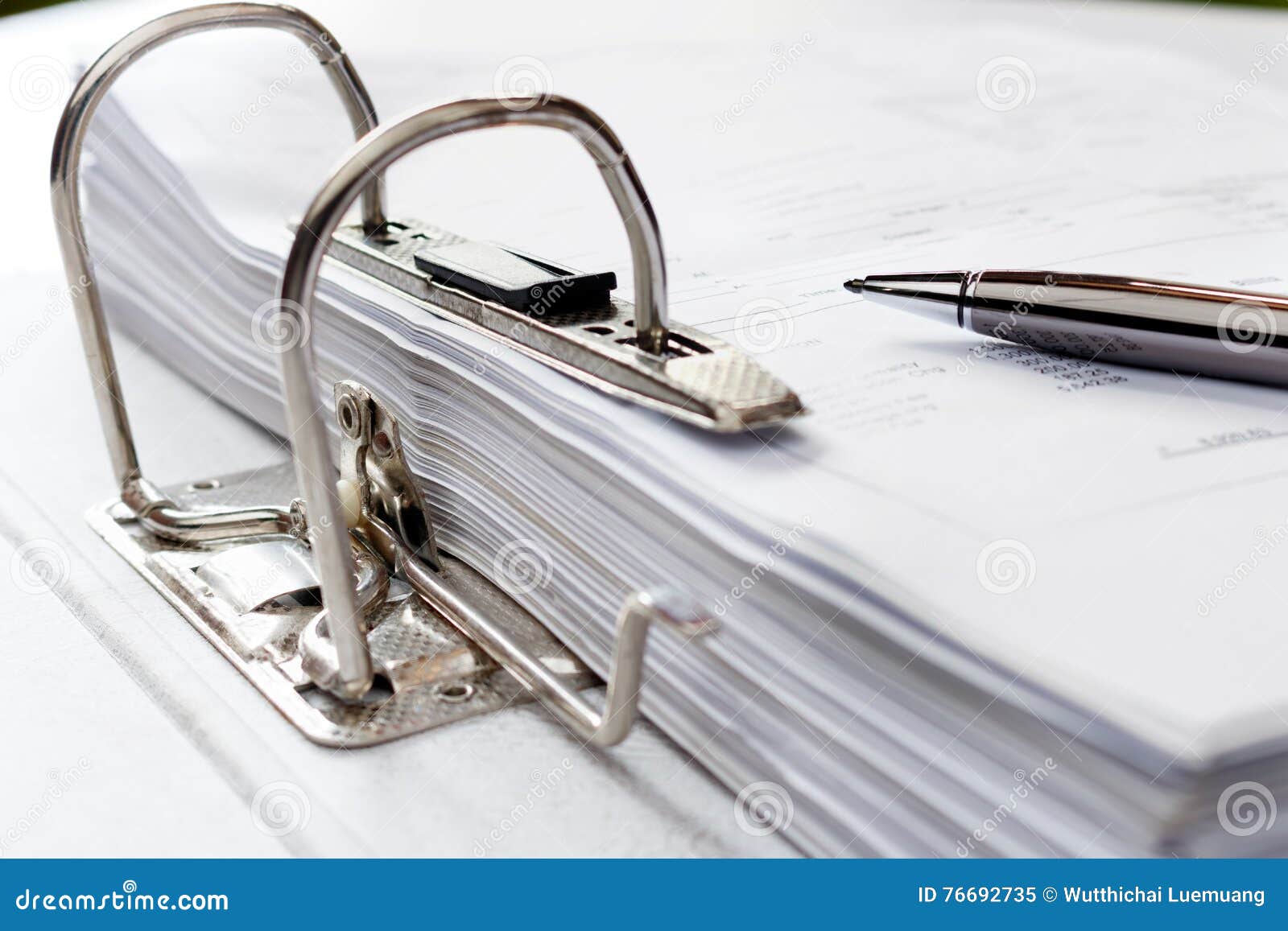 Pen on File Folder with Documents, Storage of Contracts. Selecti Stock ...