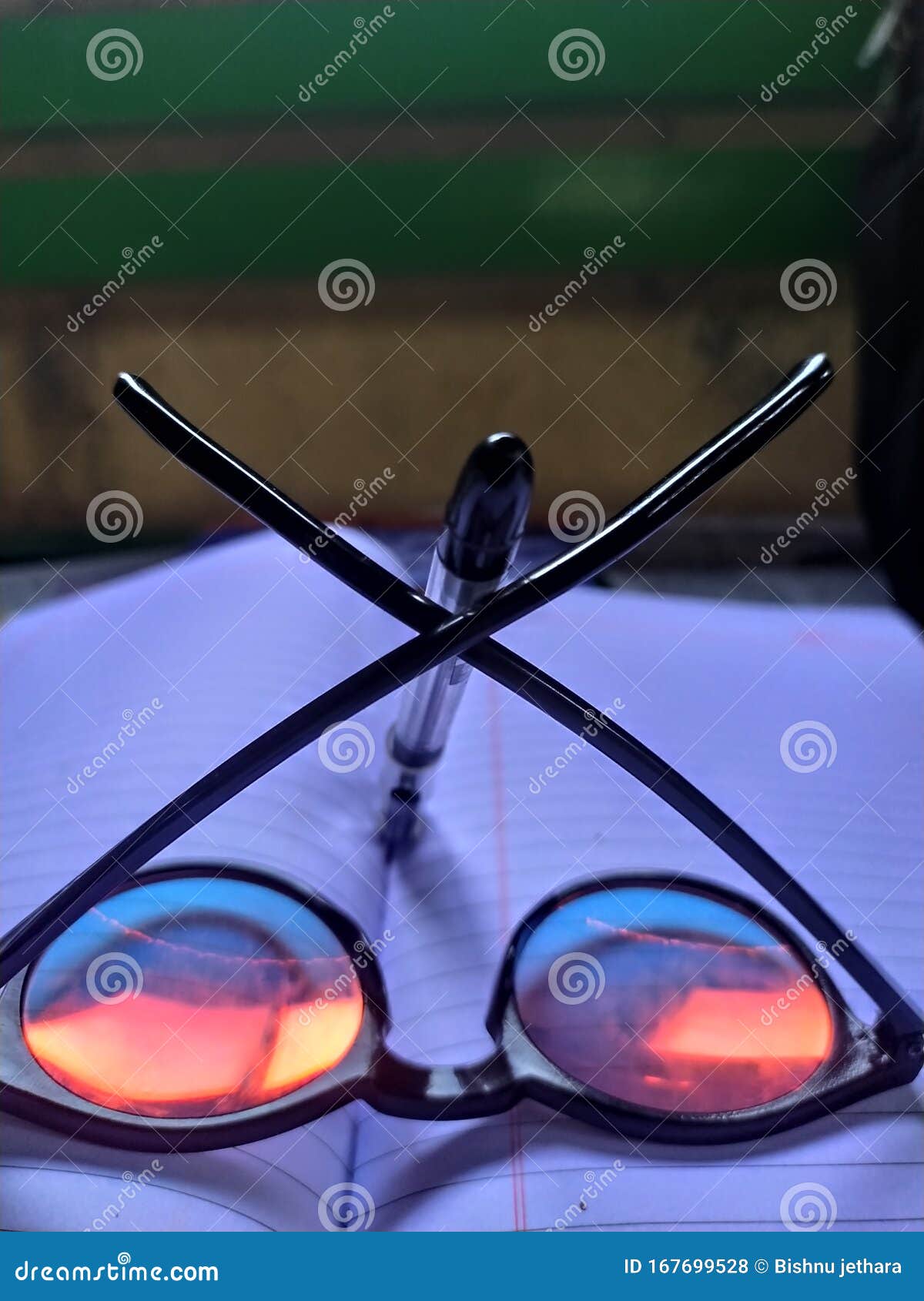 Pen with Glasses Unick Photos Creative Photos. Supper Photos Awesome ...