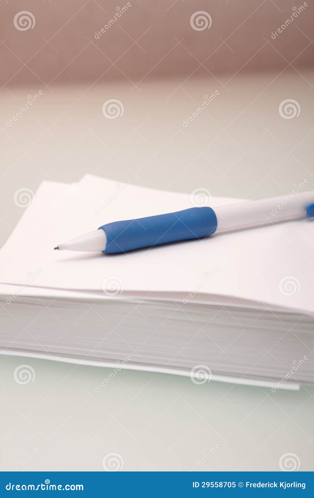 Pen and paper stock image. Image of stack, goal, office - 29558705