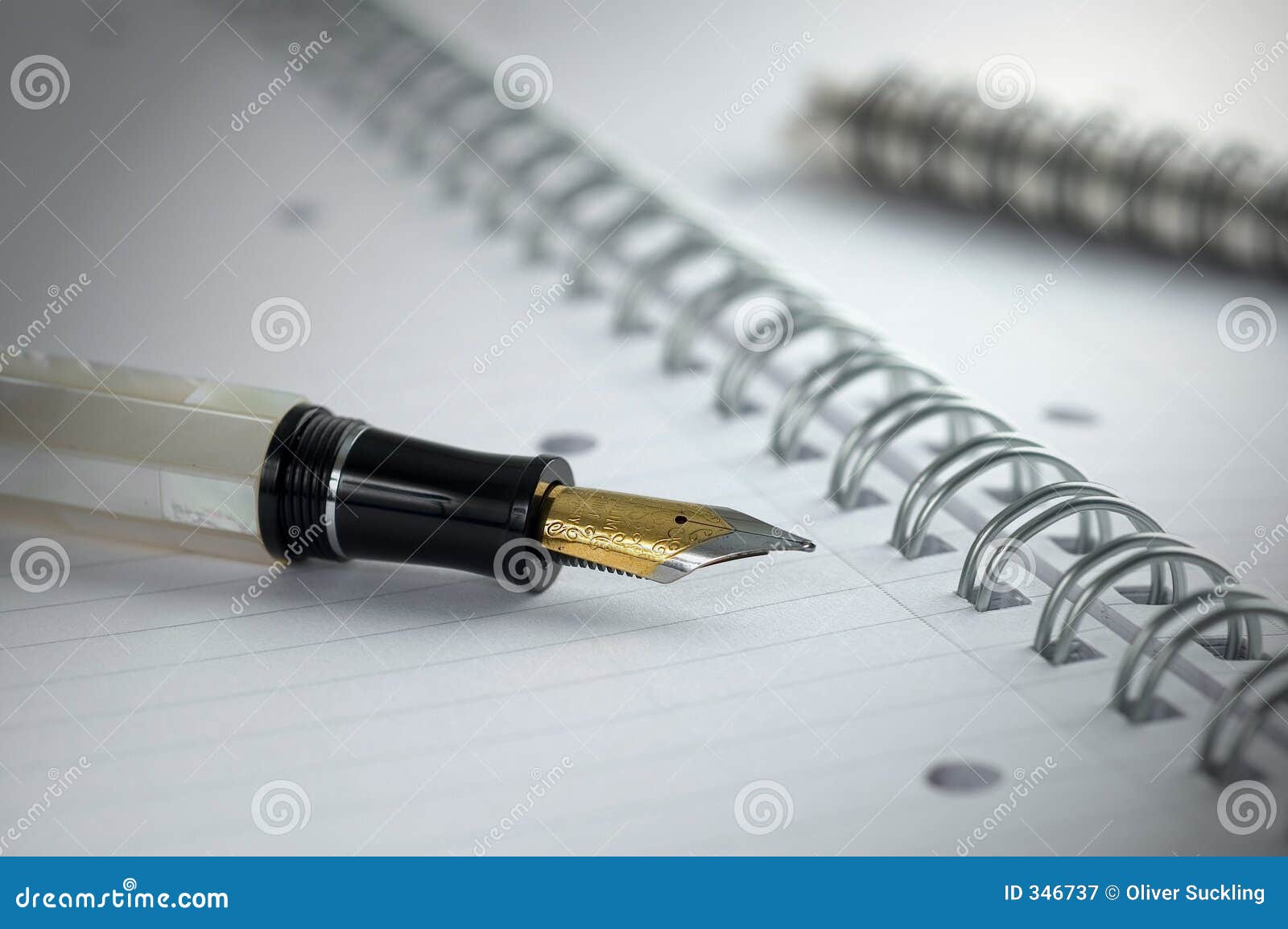 Pena e papel imagem de stock. Imagem de escrita, pena, executivo - 346737