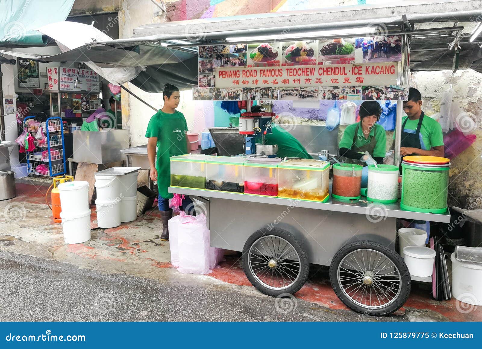 PENANG, MALAYSIA, August 7, 2018: Penang Road Famous Chendol Wit ... PENANG, MALAYSIA, August 7, 2018: Penang Road Famous Chendol Wit ...