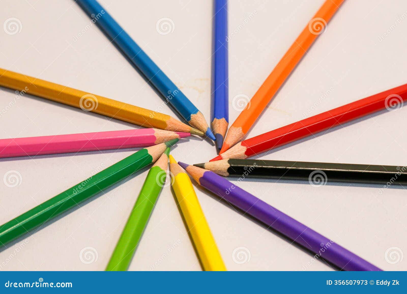 Pencil Color on Circle for Creative Drawing, Object Stationery. Stock ...