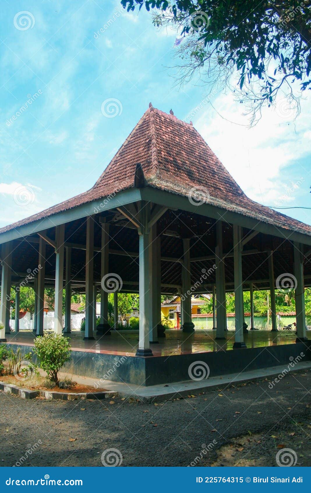 The Pendopo at Kemiri Grave Editorial Image - Image of grave, pati ...