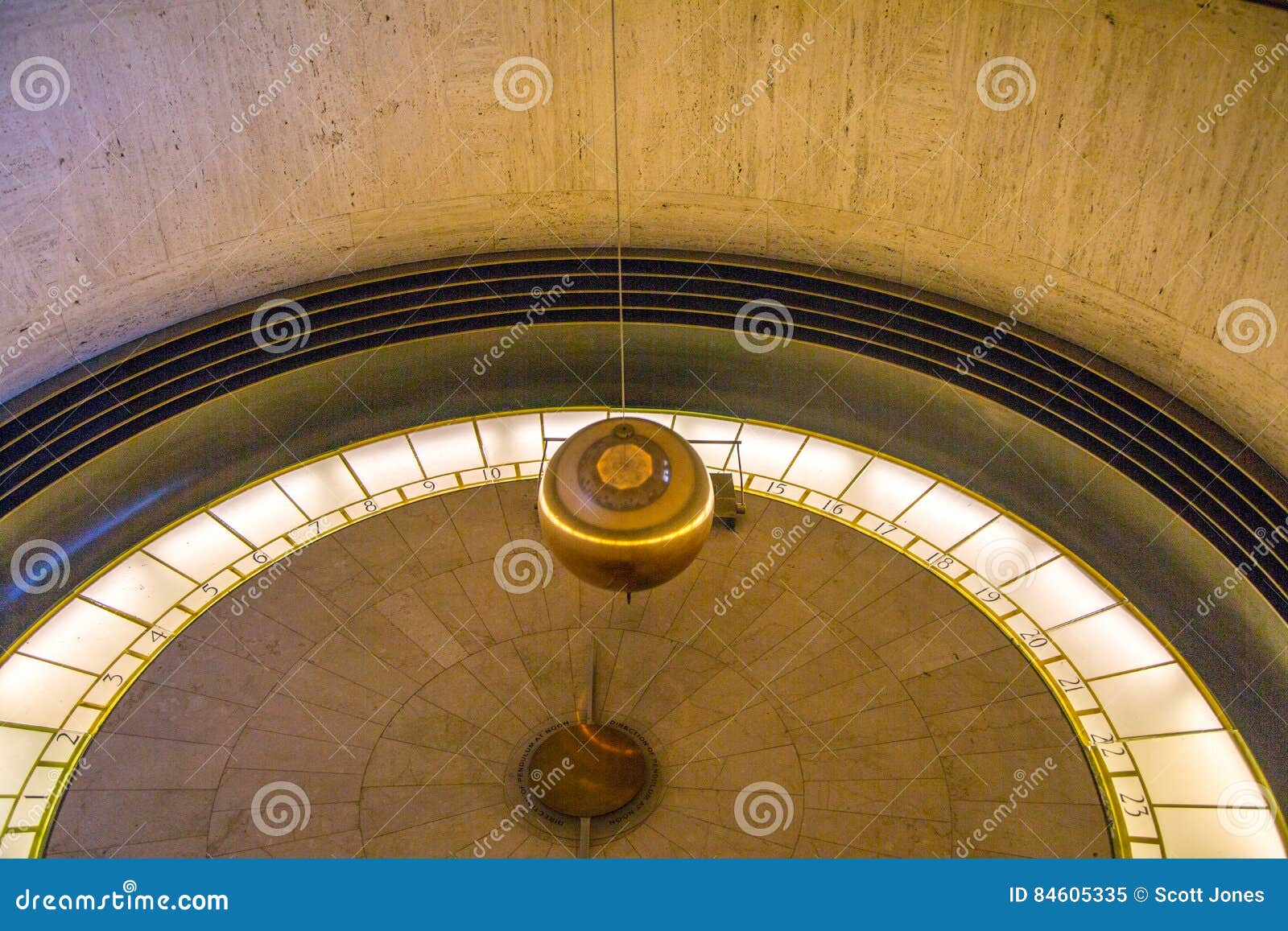A Pendulum in Action editorial image. Image of hollywood - 84605335