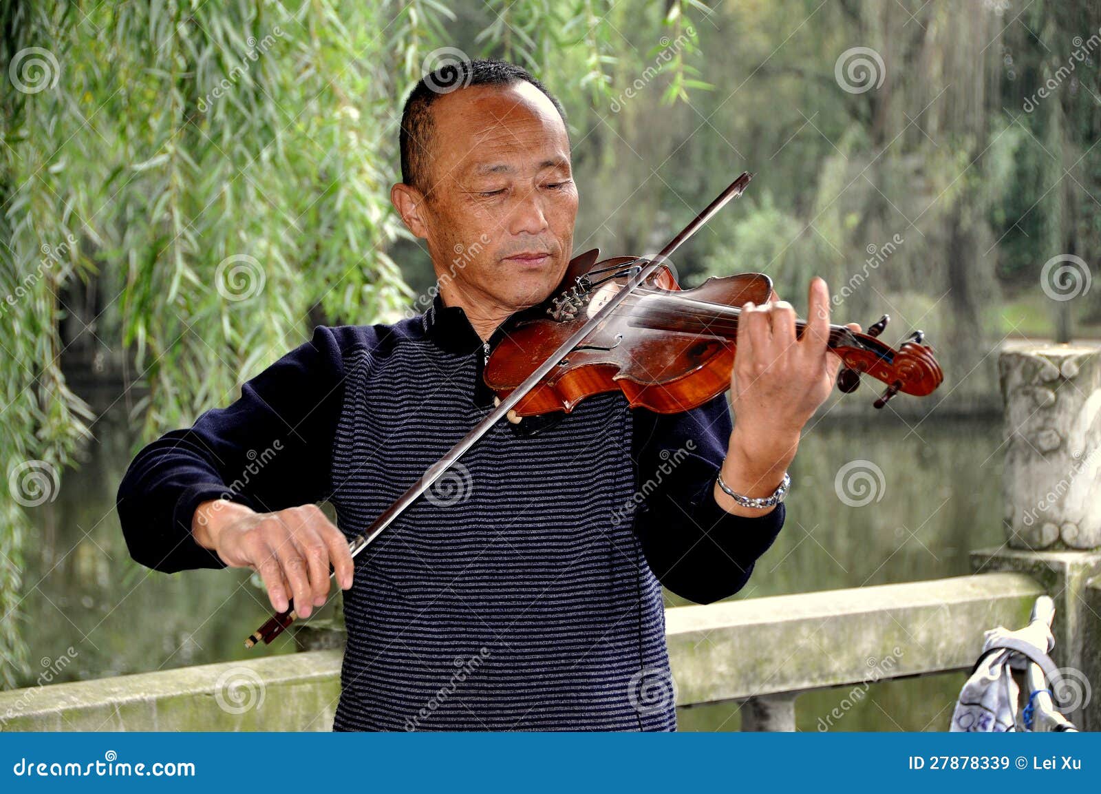 Pengzhou, China: Musician Playing Violin Editorial Stock Image - Image ...