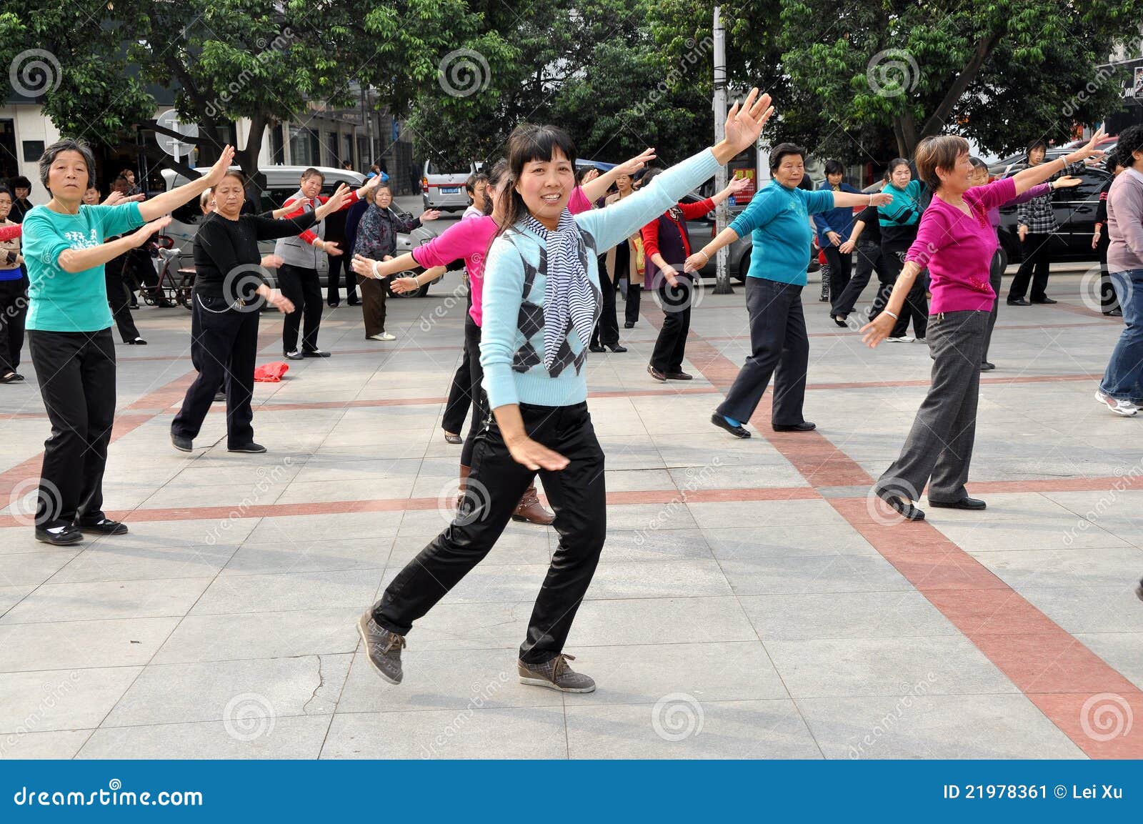 Pengzhou, China: Women Doing Tai Chi Editorial Photo - Image of ...