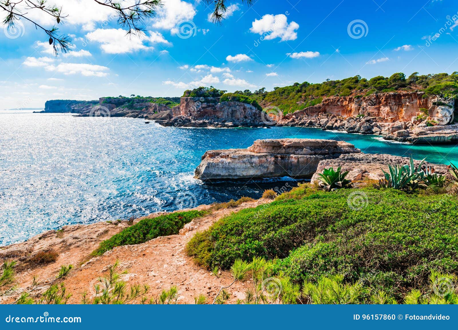 Penhascos Rocky Coast Scenery De Majorca Da Espanha Foto de Stock ...