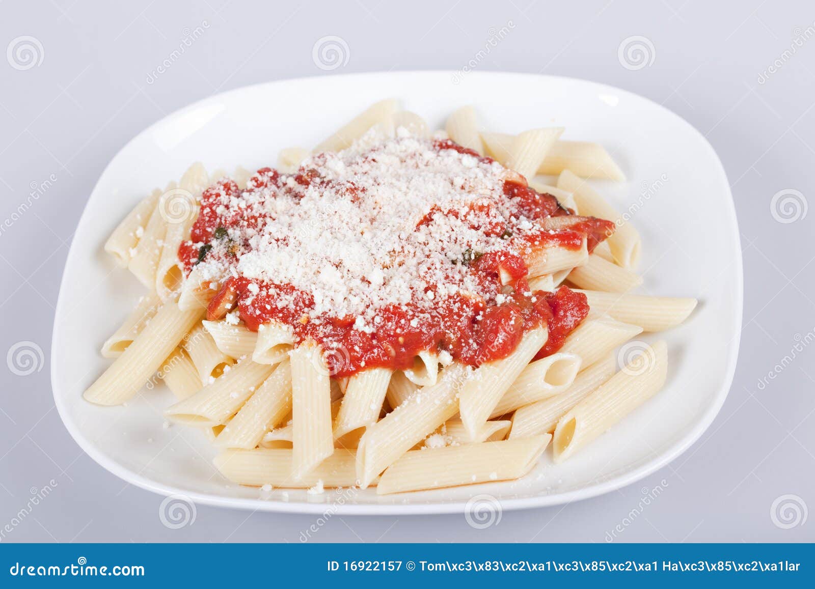 Penne Con La Salsa Di Pomodori Immagine Stock - Immagine di oliva ...