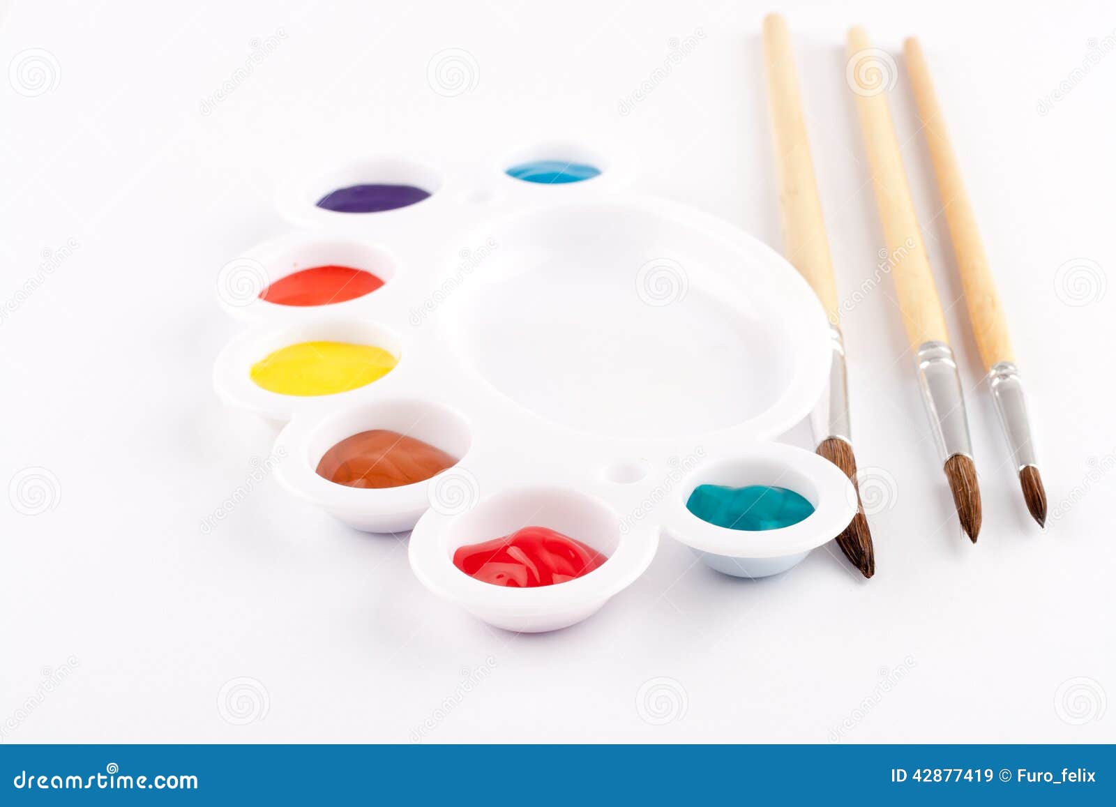 Pennello E Tavolozza Di Colore Immagine Stock - Immagine di insieme ...