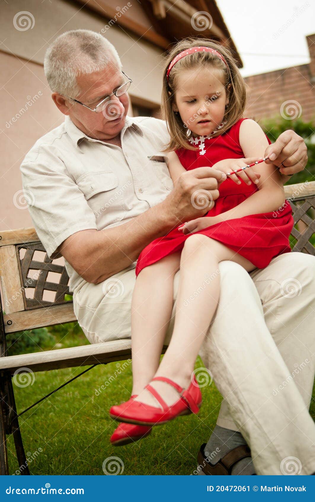 Pensione Felice - Nonno Con Il Nipote Immagine Stock - Immagine di ...