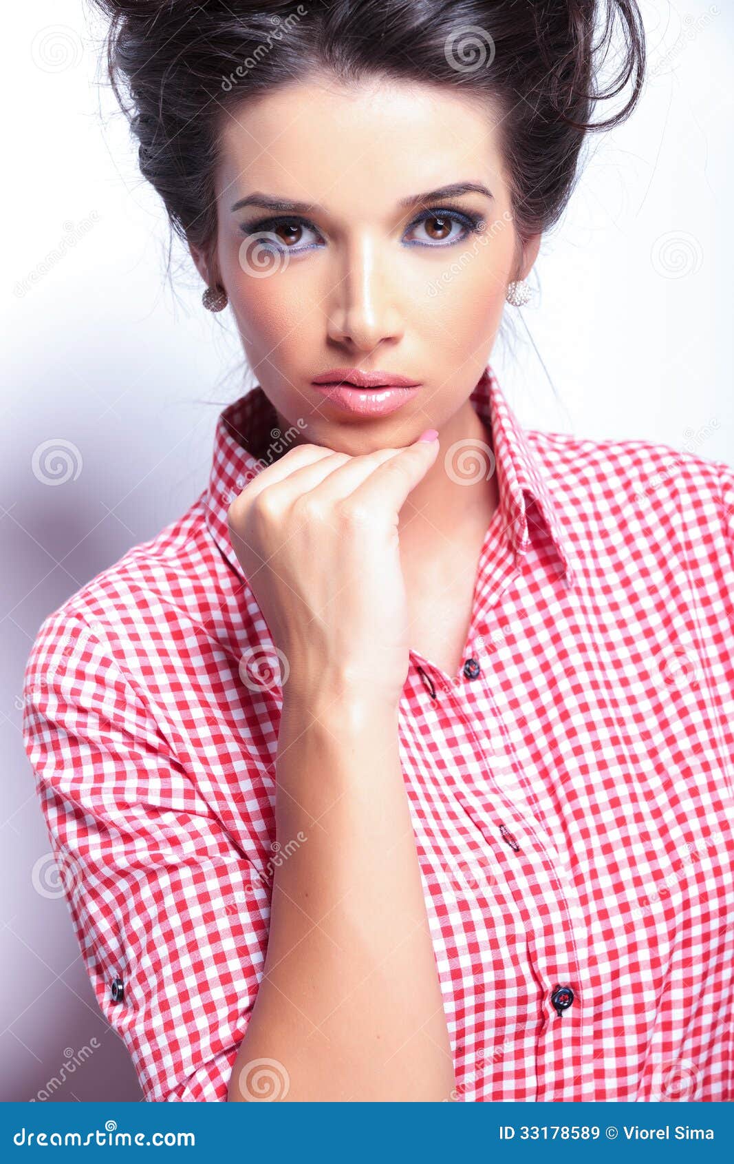 Pensive Young Beautiful Woman Stock Image - Image of female, wall: 33178589