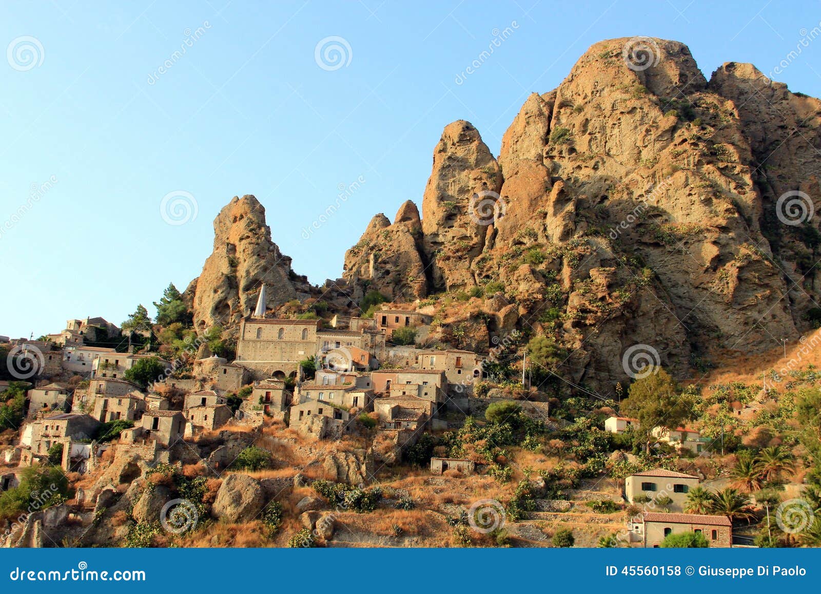 Pentedattilo foto de archivo. Imagen de cinco, italia - 45560158