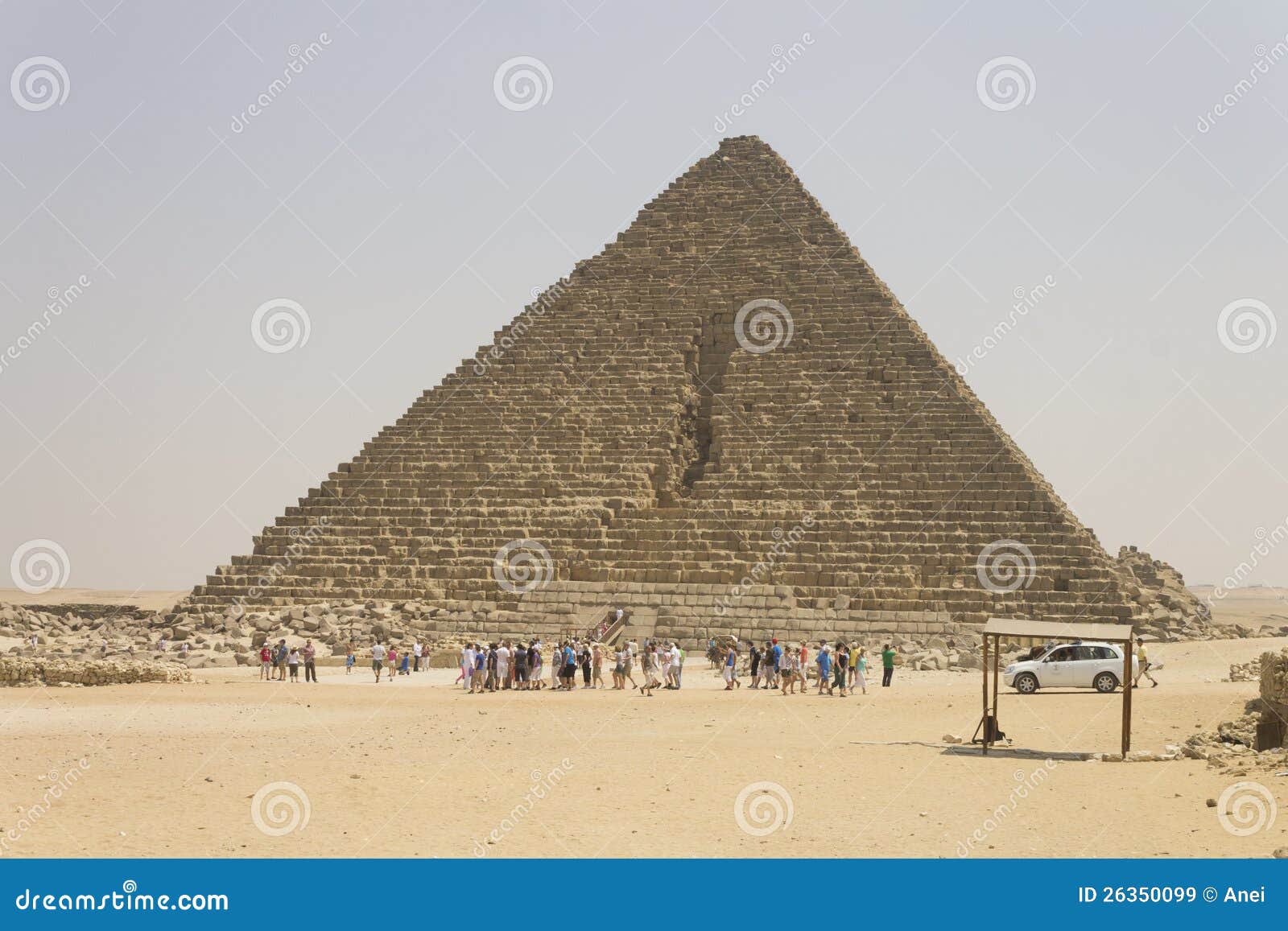 People Admiring Pyramid of Menkaure Editorial Stock Image - Image of ...
