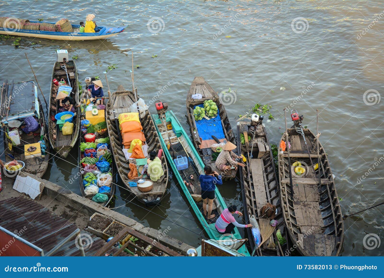 People on the Boats on River in Ben Tre, Vietnam Editorial Stock Photo ...