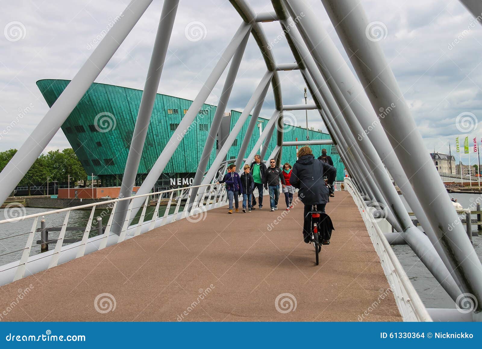 People on the Bridge To the Nemo Museum in Amsterdam Editorial Stock ...
