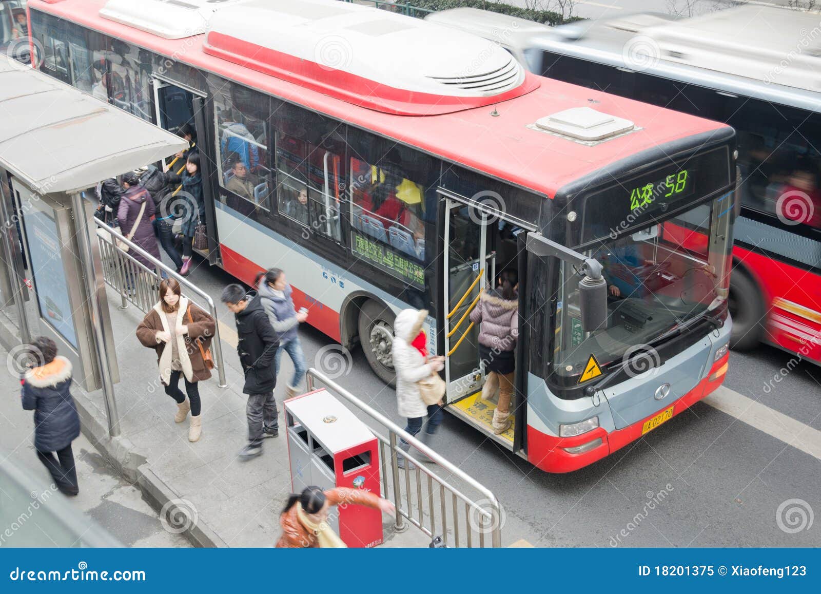 People by bus editorial image. Image of hour, door, rush - 18201375