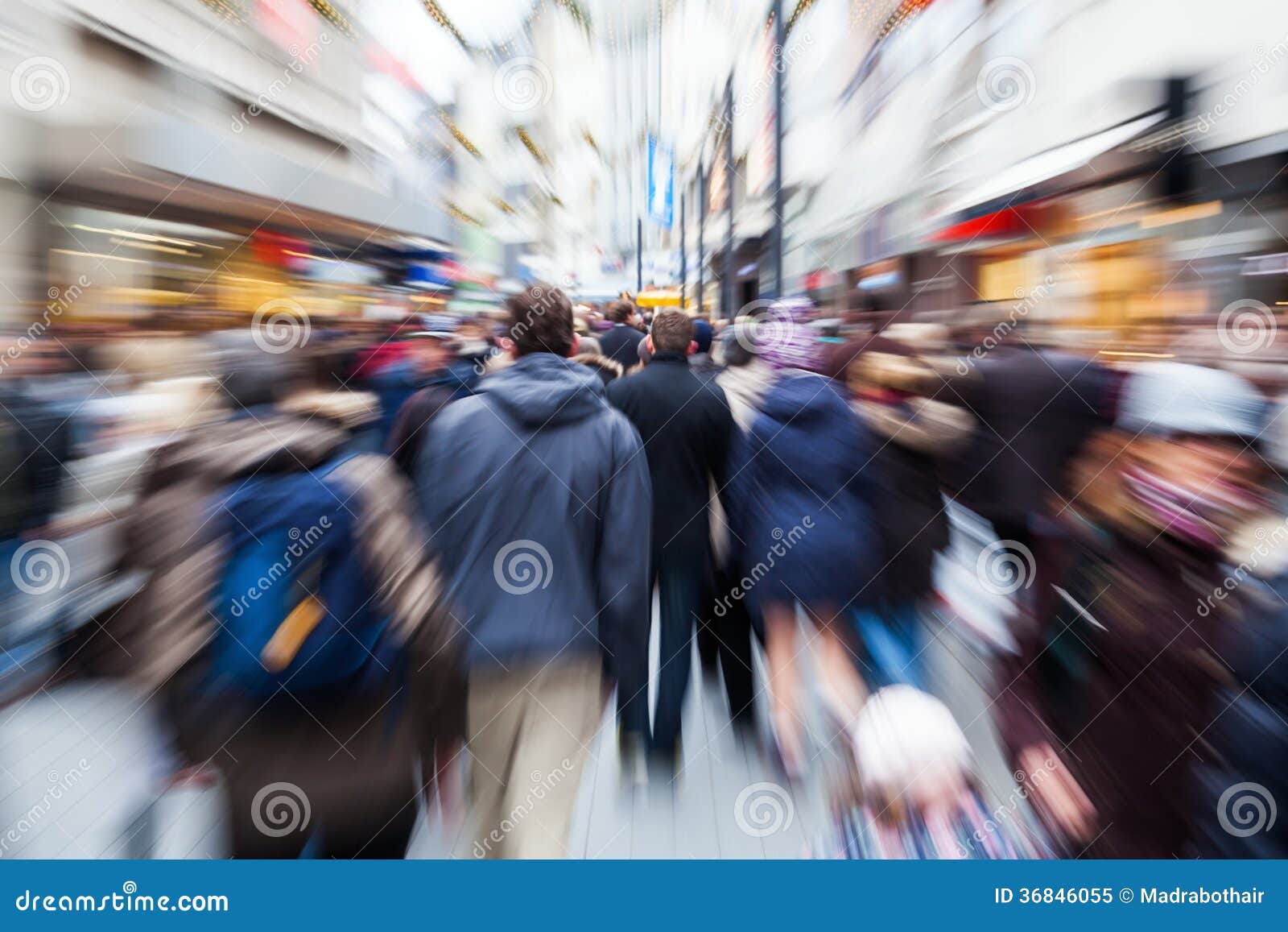 The Zoom Effect When Photographing A House At A Slow Shutter Speed At ...