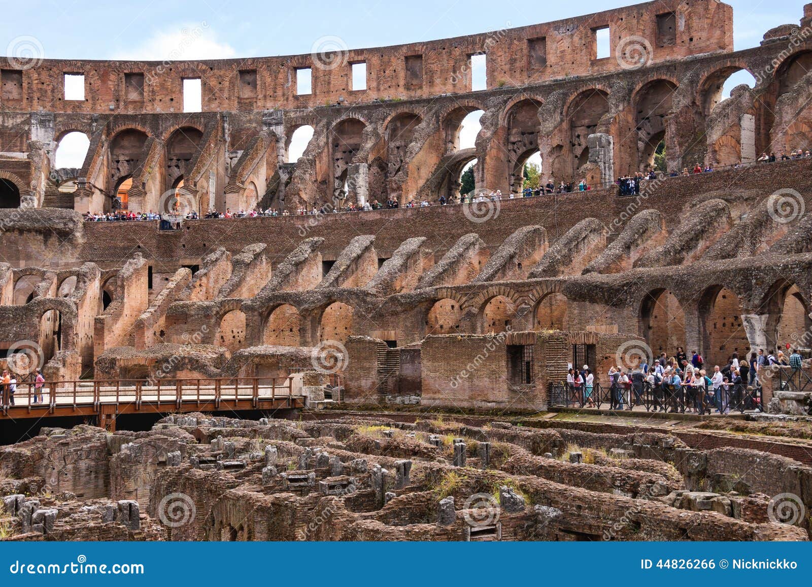 People in the Colosseum in Rome, Italy Editorial Photo - Image of ...