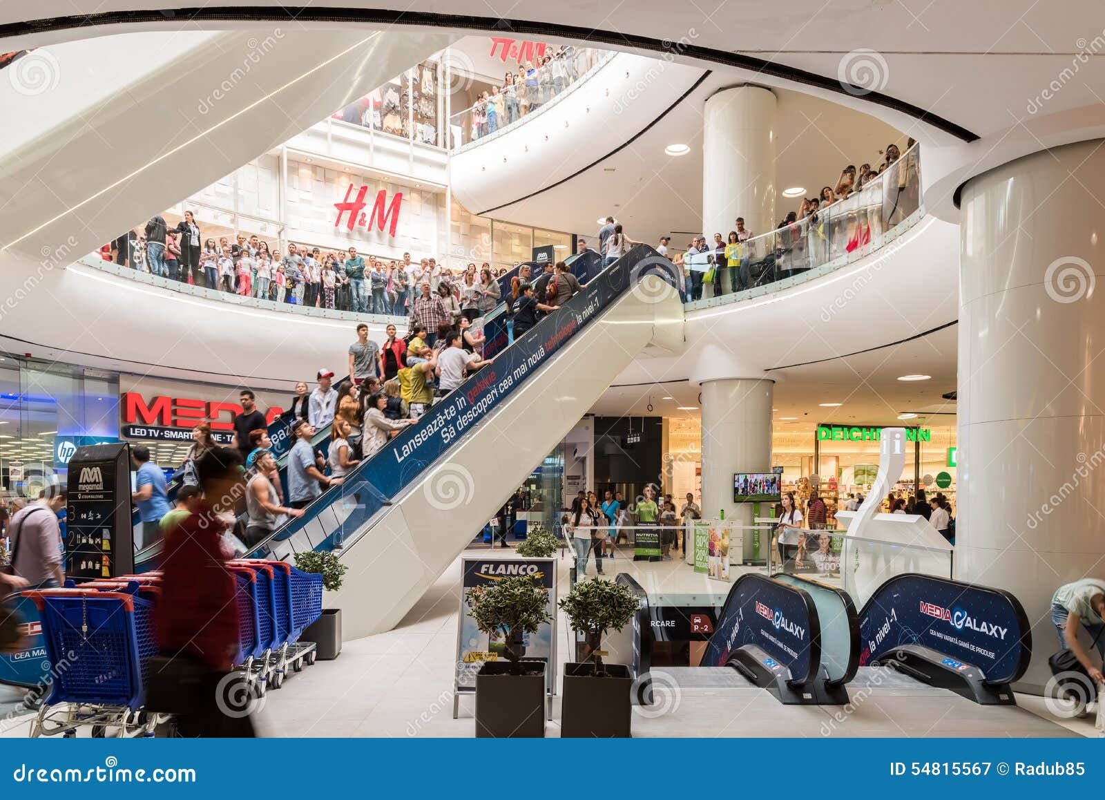 People Crowd Shopping in Luxury Mall Interior Editorial Photography ...