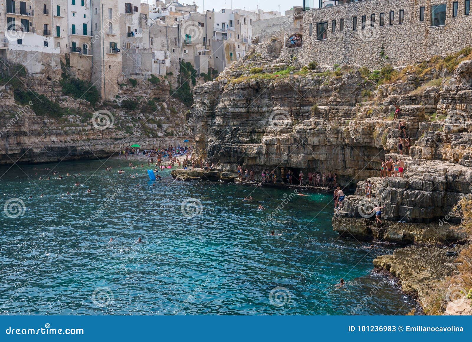 People Dive Out of the Rocks in Polignano a Mare Editorial Stock Photo ...